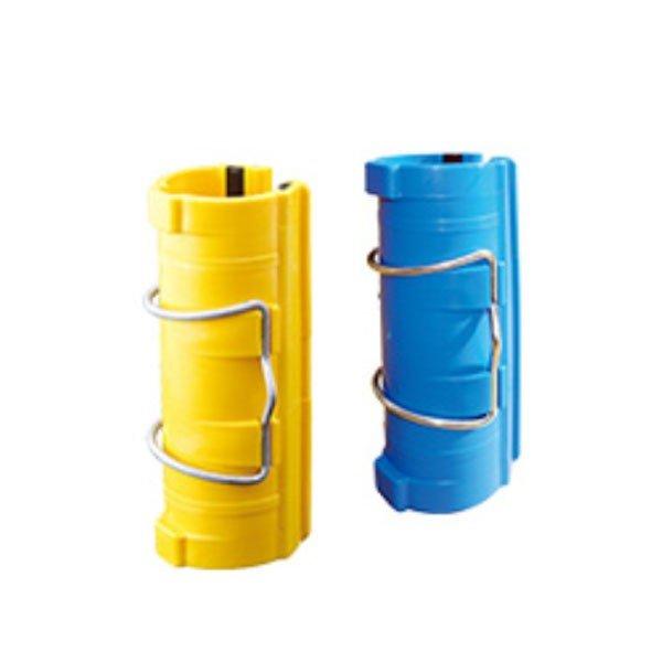 ●ゴムライニングとバネ位置改良により、グリップ力が大幅にUPしました。●あらゆるシート類の完全固定に最適です。●耐寒用樹脂使用のため寒い場所でも安心です。●樹脂のカバーにバネをはめ込む一体式により着脱が簡単です。■規格　48.6Φ単管用　黄　　　