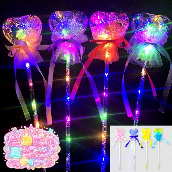 【商品詳細】キラキラ光る！リボンやチュールが付いた華やかな見た目でイベントやお祭りを盛り上げます♪【商品サイズ】約36×8×4.5cm【主な仕様】1本1セット｜テスト電池付（LR44・3ヶ）電池交換可能｜袋入｜材質：PP、PET【関連キーワ...