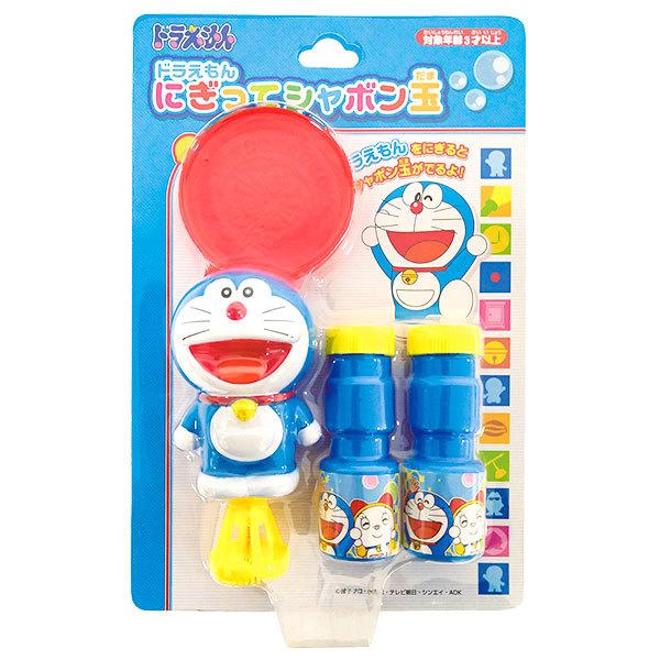 【商品詳細】おうち時間を楽しもう♪大人気「ドラえもん」のシャボン玉　お風呂・お砂場・水あそびに大活躍！！【商品サイズ】約21×14×4.3cm(パッケージサイズ)【主な仕様】1ヶ1セット｜対象年齢3歳以上｜シャボン液2個｜付属の皿にシャボン...