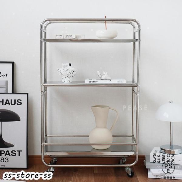 ステンレス素材のキャスター付きワゴンです。小物やフラワーベースなどを飾るインテリア家具として使用したり、キッチンに置いて調理道具や食材のストック収納にもおすすめです。奥行がスリムなので隙間収納に最適です。※こちらの製品はお客様による組み立て...