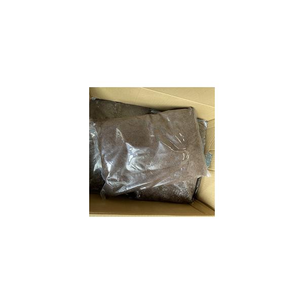 Uマット（幼虫飼育用マット）丁寧な発酵生産過程を経て多種多様なクワカブ達に使用可能。特にミヤマ類やネブトクワガタに効果絶大です。お好みの水分調整だけでそのまますぐに使用することが出来ます。夏場の高温時等、発酵臭がする場合は袋を開けて1日、2...