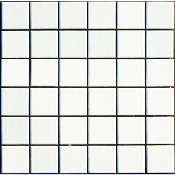 モザイク タイル　47角　白マット色 艶なし　磁器質 シート販売。ミックスデザインタイル対応、おしゃれなレトロモダン風。リビング・玄関・テーブル等のＤＩＹリフォームにＯＫ。インテリア建材・日本製・美濃焼です。50角マットホワイト　白 マット...