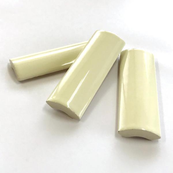 ◆ 商品画像にかかわらずタイル1枚あたりの価格です ◆用途：水まわりサイズ：75mm×24mm／厚さ6mm（多少のバラつきがあります）カラー：クリームイエロー販売単位：1枚コーナー部分に使うのはもちろん、壁のアクセントにしたり、小物に貼るな...