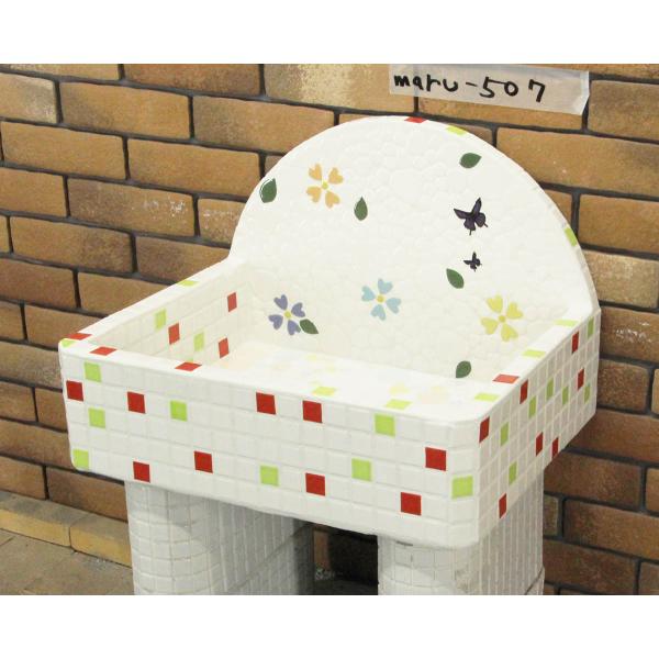 磁器質タイル の モザイクタイルを貼った タイル流し台 タイルシンク タイル流し ガーデンシンク ガーデニング  シンク モザイクタイル発祥の地 岐阜県多治見市笠原町で作られたモザイクタイルを使って作ったタイル流し台 モルタル下地にモザイク...