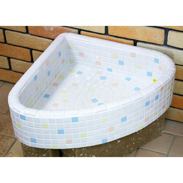 磁器質タイル の モザイクタイルを貼った タイル流し台 タイルシンク タイル流し ガーデンシンク ガーデニング  シンク モザイクタイル発祥の地 岐阜県多治見市笠原町で作られたモザイクタイルを使って作ったタイル流し台 モルタル下地にモザイク...