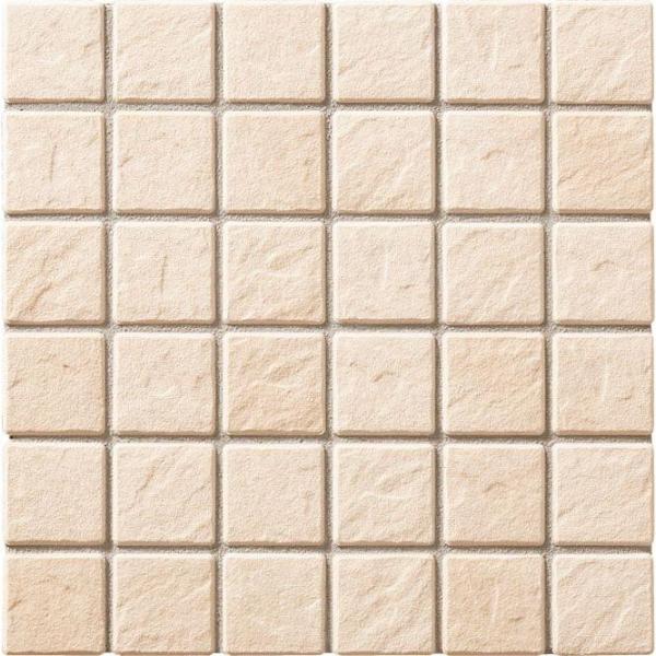 50mm角で歩きやすく、役物も揃ったサーモタイルです。