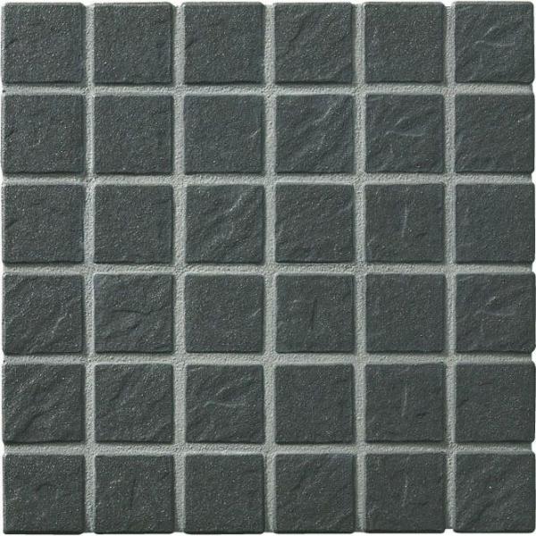 50mm角で歩きやすく、役物も揃ったサーモタイルです。