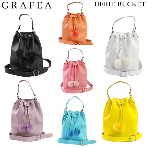 ■素材レザー■サイズ約27×21×12cm、持ち手の長さ：約26.5cm■仕様 開閉：紐、調節可能なショルダーストラップ(約74〜81.5cm/ベルト穴4個：2.5cm間隔/取り外し可能)■付属品保存用袋■備考ラッピング不可、海外正規品※モ...