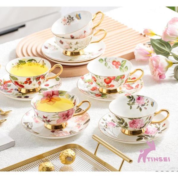 コーヒーカップ ティーカップ マグカップ 結婚祝い 引越し祝い プレゼント ギフト カップ コップ セット  ソーサー付き  キュート 高級感 北欧 気品 可愛い 台所 おもてなし 上質 2点セット2点セット内容：2*カップ×2*ソーサー容...