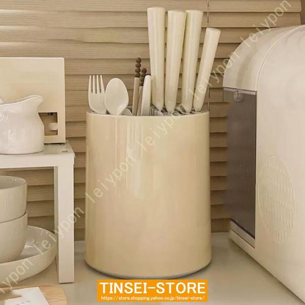 商品の説明多機能収納ブラケット主な機能は箸の水切りですサイズ：A=16.5*20cm。1個入り。具体的な製品とサイズは画像の説明を見てください。注意：製品は箸置きに限り、他の撮影品は含まれていません！【材質】プラスチック素材で作られています...