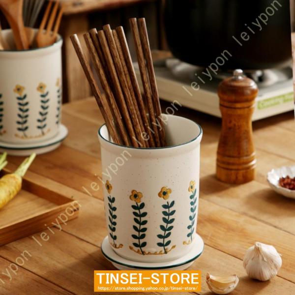 商品の説明Lサイズ：11.3×14.5cm2個セット=L*2、1個=L製品の形状は寸法図によって表示される形状と同じである素材：セラミックス色：ホワイト【水切り】水を排水するのに便利な底部排水穴の設計。テーブルやキッチンのカウンタートップを...