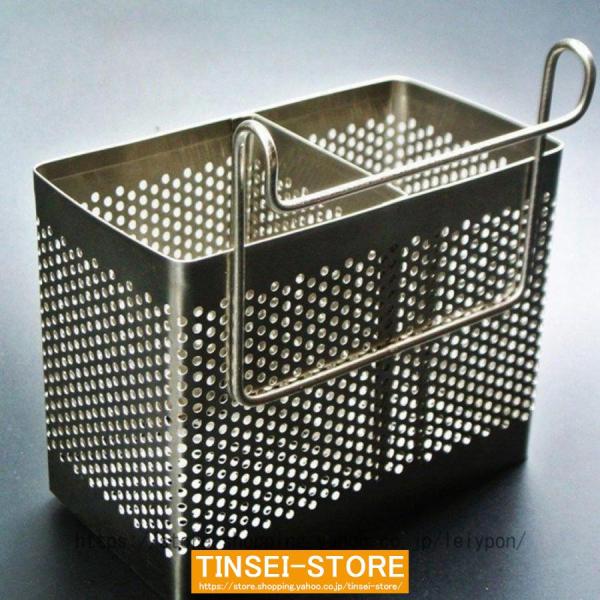 商品の説明オシャレな箸立て【製品】A=13*7*16cm。B=7*7*13.5cm。材質：ステンレス素材。具体的な製品とサイズは画像の説明を見てください。注意：製品は箸置きに限り、他の撮影品は含まれていません！ 1.多機能収納：箸、スプーン...