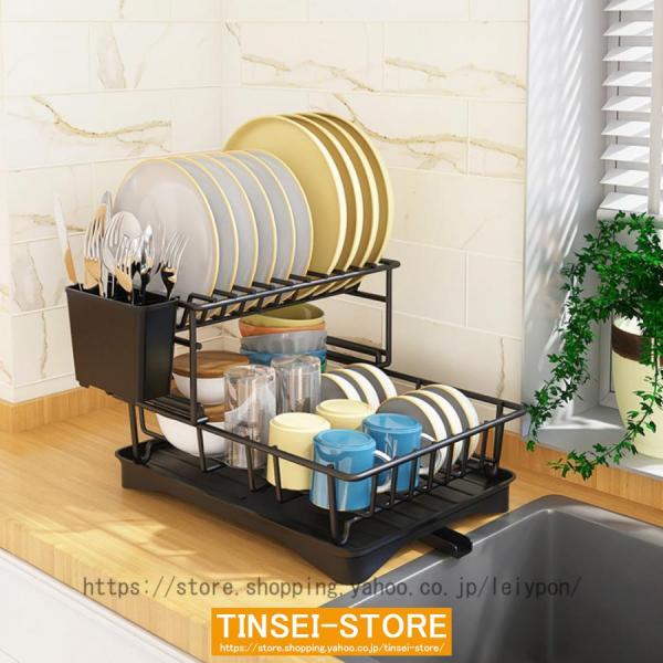 製品仕様製品名：水切りラック材質：金属カラー：ブラック、ホワイト 安全かつ効率的にすべての洗浄に最適な乾燥ラック。 このディッシュドレイナーは、キッチンをドライで整頓された状態に保ちます。 底部に水受けトレイを設置し、水を出しやすくしていま...