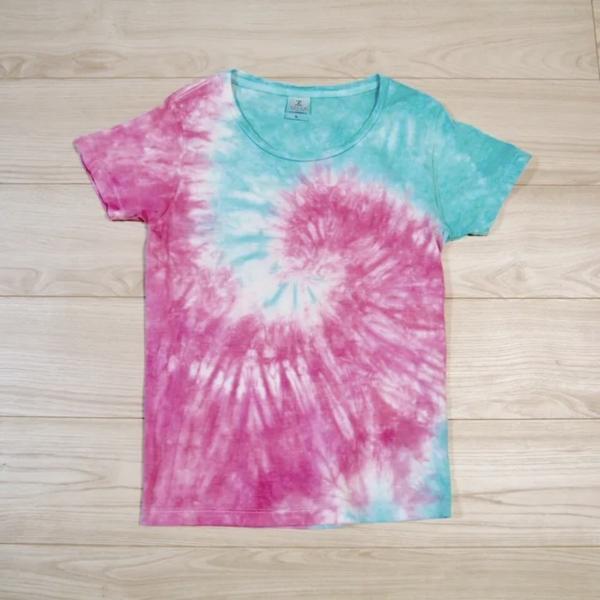 返品、交換は承っておりません。 染物ですので色落ち色移りする事がこざいます。 洗濯後は濡れたまま置いておくと色が移る可能性がございますので、洗濯後はすぐに干して頂きますようお願いいたします。ハンドメイド TINY DYER(タイニーダイヤー)