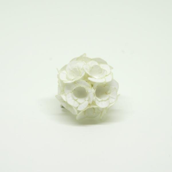 fuji S イヤリング / ピアス 　ホワイト（片耳）【サイズ】全長約2.5cm（金具部分を除く）【素材】紙：RPFナオロン（リサイクルペットファイバーナオロン）金具：真鍮（メッキコーティング）箱付き※ピアスはフープ状の金具に本体がぶら下...