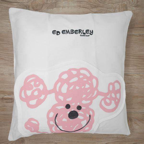 アメリカの絵本作家、エド・エンバリーのイラストがポイントになったクッションカバーです。イラストがパッチワークであしらわれた温かみのあるデザインです。サイズ：45×45cm 素材 ：綿100%生産国：中国使用上のご注意この製品は、摩擦、水濡れ...