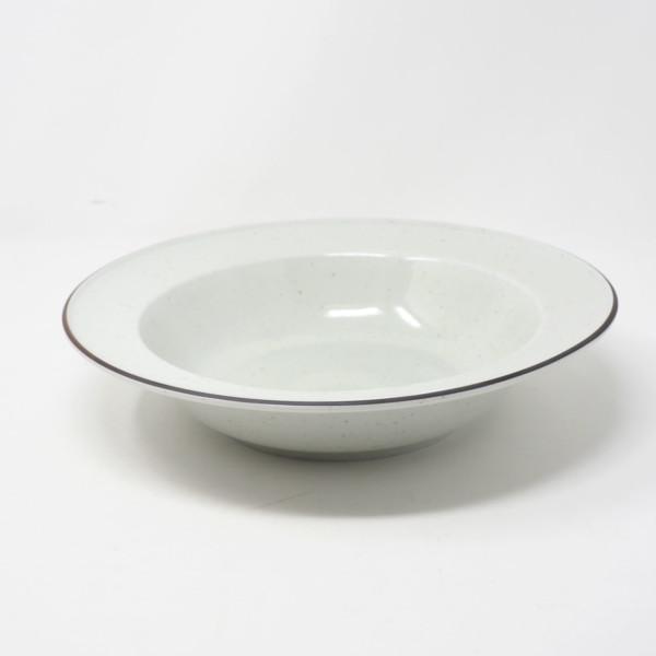 Manses Design（モンセスデザイン） OVANAKER シリーズのスーププレート。『食卓を皆で囲み、楽しく有意義な時間を過ごすこと』これがManses Designの商品作りの大事なコンセプトです。本来のシンプルで落ち着きのあるス...