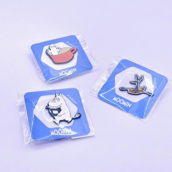 ムーミンキャラクターのピンバッジです。ムーミン好きにはたまらないデザインで、贈り物にもおすすめです。【サイズ】モチーフサイズ3×3cm【 素材 】亜鉛合金(エナメルコーティング)、ゴム(キャッチ部分)【 梱包 】台紙とPP袋【配送方法につい...
