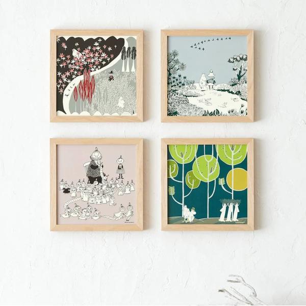 ポスターサイズ：200×200mm フレームサイズ：外寸 223×223×29mm乾燥や湿気による形状変化を抑えるため松の木を加工したパイン材を芯材に使用し、木目が綺麗で反りや割れも少ない突板を巻いたオリジナルフレーム。天然木（表面突板）/...