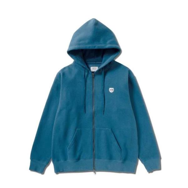 design：AKTRの旧ロゴをワンポイントで配置したZIPフーディー。シンプルなデザインなのでどのような服にも合わせやすく、スポーツでもライフスタイルでもシームレスに着用可能。function：軽さと温かみのある厚手の裏起毛のスウェット生...