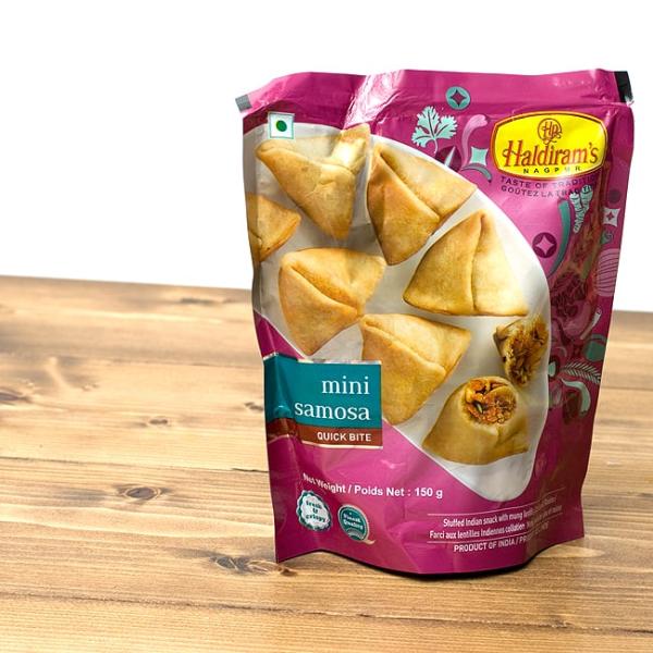 【発売日：2016年10月24日】インドのお菓子 ミニサモサ - Mini Samosa / インド、お菓子、ハルディラム、スパイシー Haldiramｓ（ハルディラム） インド アジアの食材 【インドとアジアン食品・食材