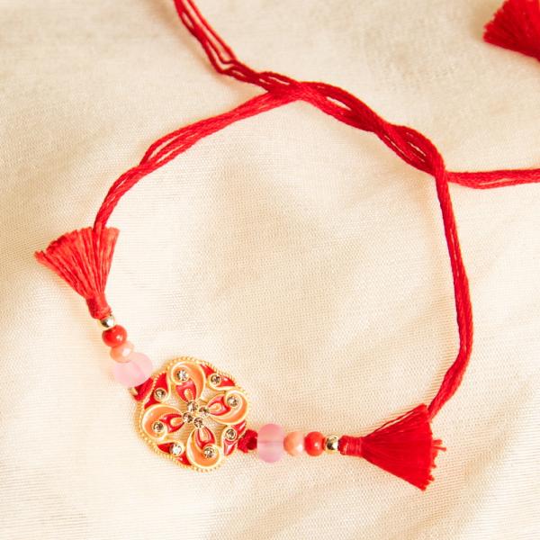 【発売日：2025年09月26日】ラーキー - インドの紐ブレスレット　スクエア　レッド×コーラル / ブレス、ブレスレット、アンクレット、ラクシャバンダン、Rakhi、Raksha Bandhan、ラーキー、ギフト、ヒンドゥー教、紐ブレス...