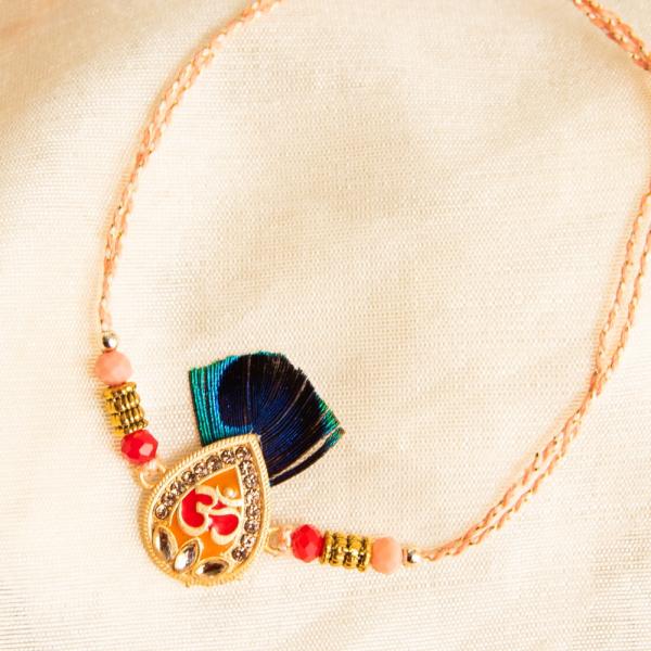 【発売日：2025年09月26日】ラーキー - インドの紐ブレスレット　クリシュナの孔雀 / ブレス、ブレスレット、アンクレット、ラクシャバンダン、Rakhi、Raksha Bandhan、ラーキー、ギフト、ヒンドゥー教、紐ブレスレット、お...