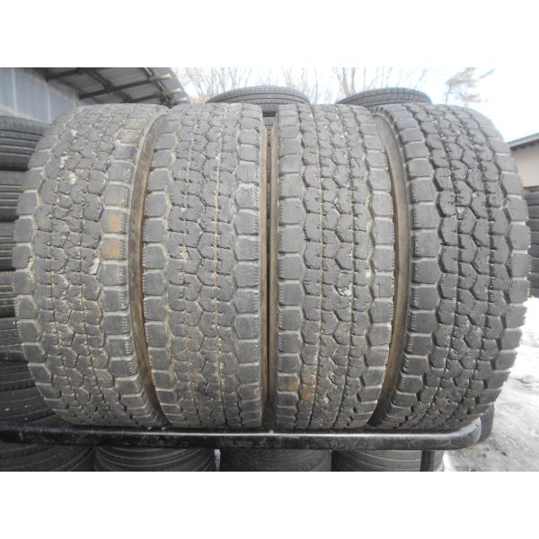 ＤＵＮＬＯＰ　ＤＥＣＴＥＳ　ＳＰ６７０製造年週　１Ｘ９Ｗ　４５１７（４本）　　　　　　　　　　　残溝　１１〜１３．５ｍｍ※１３３/１３１Ｊ※チューブレス