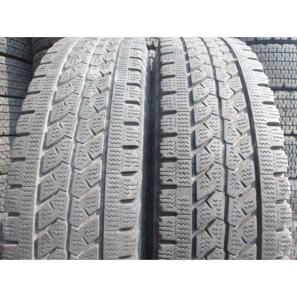 ブリヂストン製造年　２０１８年〜２０１９年　　　　　　　　残溝　５〜８ｍｍ※１１４/１１２Ｌ※更生タイヤ※チューブレス