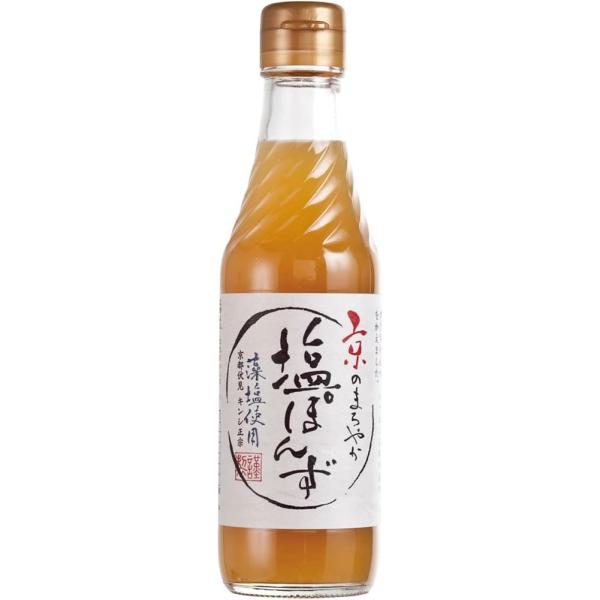 京都伏見の蔵元「キンシ正宗」が伝統の技で作り上げた塩ぽんずです。清酒を釜で煮つめてアルコール分をとばした「煮切り酒」と天然製塩法で仕上げた「藻塩」を独自の配合でブレンド。香りづけには「すだち」「ゆず」果汁を20%配合、厳選した鰹節と昆布を出...