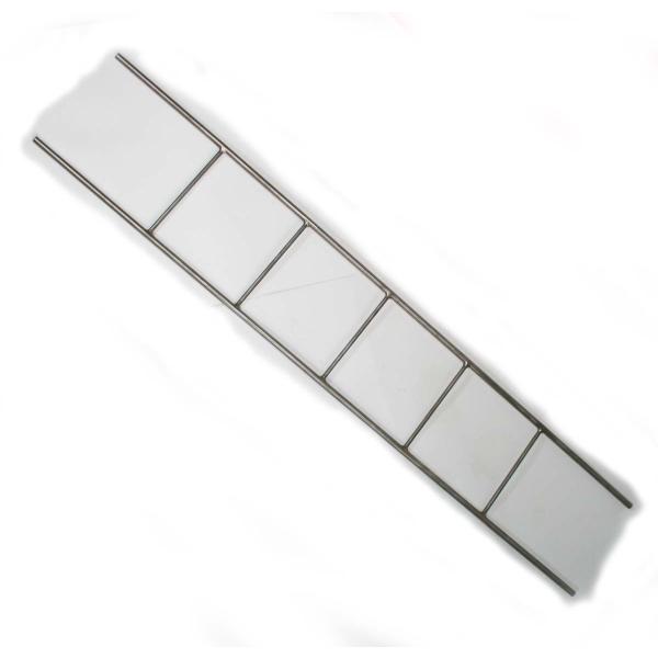 64チタンの超軽量ハシゴです。登山・港の突堤に登るとき、段差を登るときにご利用下さい。持ち運びに負担が少ない軽量2,170gです。海で浸かっても腐食しません。★重量2170g ★全長130cm　幅22cm　5段★支柱太さ15mm　横段10m...