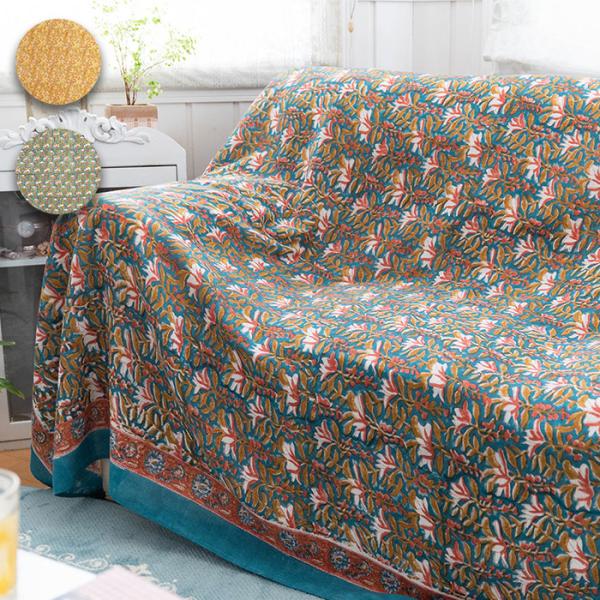 華やかな柄がお部屋に映えるマルチクロス「カリーノ」は「かわいらしい」という意味です。心ときめく配色と素朴な花柄が毎日を彩ります。インドの職人が丁寧に作り上げたぬくもりのあるブロックプリントという伝統技法で作り上げられています。ソファカバー、...