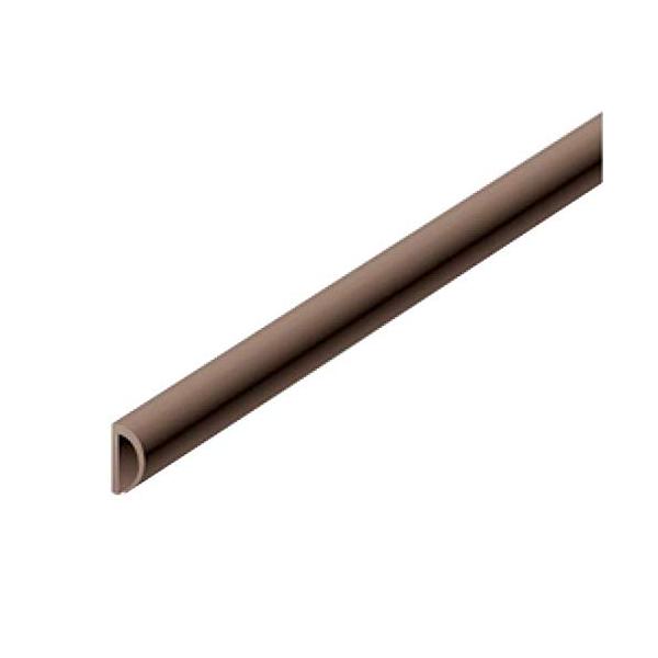 【商品名】　アトムリビンテック 両面テープ付き 戸当りパッキン 長さ2100mm ブラウン 【商品説明】　・また、隙間塞ぎや、風等によるガタつき防止としても有効です。収納扉の防虫パッキンとしても使用できます。・ドアを閉める際の衝撃が吸収され...