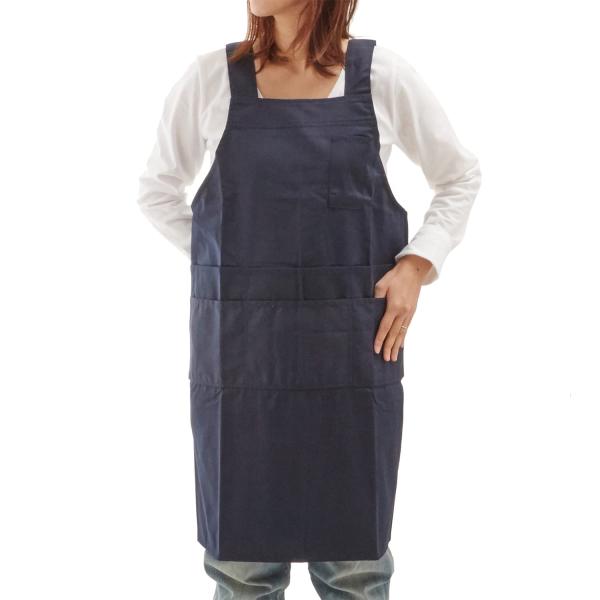 【商品名】　エプロン ネイビー 【商品説明】　・お腹の部分にあるポケットは広く、後ろのボタンは2段階に調節できます。撥水加工で濡れる作業にも便利な、使いやすいエプロンです。・サイズ：[総丈]約92cm×[裾幅]約102cm<br&gt...