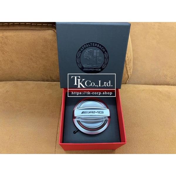 国内で入手困難なあらゆる輸入車の純正パーツを、独自のネットワークにより、世界各地から取り寄せました。取り扱うのはすべて、本物だけです。Mercedes-Benz メルセデス・ベンツ【純正品番：0004703301】燃料フィラーキャップはエレ...