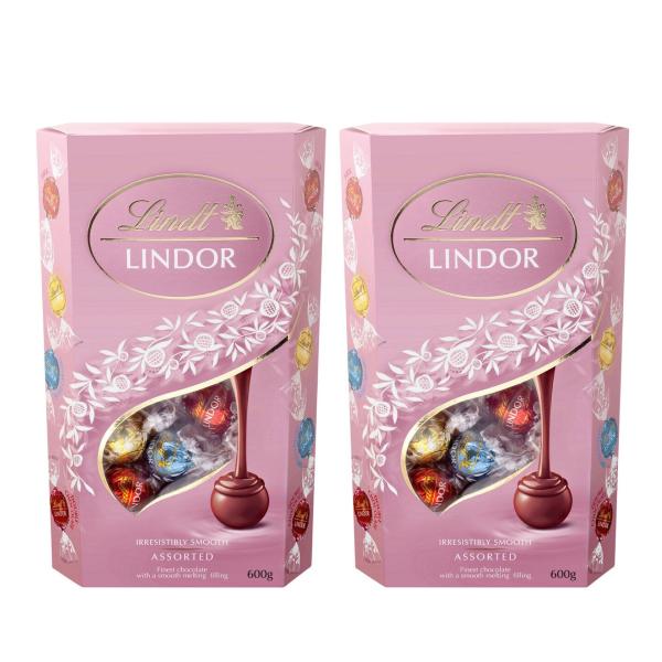 【商品説明】　チョコレートの中になめらかなフィリングを詰めた全く新しいチョコレート「リンドール」が 開発されたのは今から70年前。　レース模様があしらわれたパッケージはスイスを代表するチョコレートブランドに成長し、1967年には、デザインを...