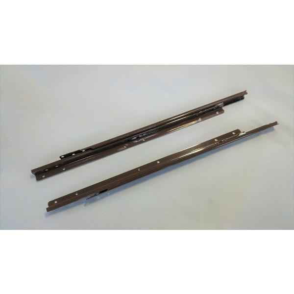 ローラータイプの2段引きスライドレールです。車輪材質に高性能摺動樹脂を採用。安定した走行性能、低摩耗性、低騒音を実現。後方ストッパー、せり出し防止、引き込み防止などの安定装置が付いています。コンパクトでしかも強度・耐久性に優れた引き出しレー...