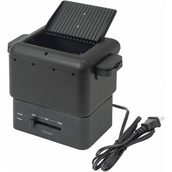 【発売日：2026年03月18日】便利な機能を掲載したコンパクトフライヤーが登場！ ４つのソケットに串を引っ掛けることで串揚げパーティーがより快適に。また、フタと油切りスペースが一体化したことで省スペースで揚げ物ができるようになりました。卓...