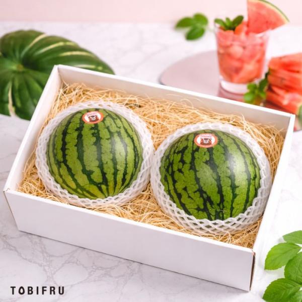 小玉すいかは通常の大玉すいかに比べてコンパクトながらも、味や品質に優れた魅力がたっぷりの品種です。小玉の方が甘みがギュっと凝縮されていて、皮が薄く、皮目ギリギリまで美味しく召し上がっていただけます。平均糖度は約11度以上と、大玉の甘い中心部...