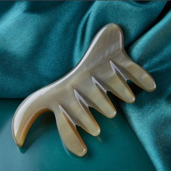 サイズ：長さ約10〜15cm厚さ約1.2cm重さ約5g素材：牛角使い方：・毎日の美容・健康に肌をこすることでコリをほぐし、血行をよくします。・オイルやクリームを塗って使用されると、よりスムーズにご使用いただけます。使用上の注意：・肌の弱い方...