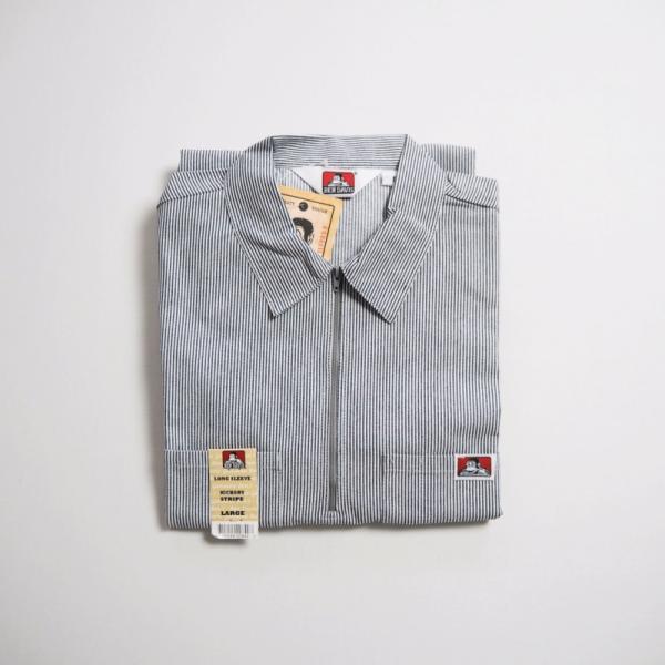 BEN DAVIS / ベンデイビスのワークシャツ「LONG SLEEVE SOLID 1/2 ZIP SHIRT」。コットン/ポリ混紡のタフなツイル生地で一般的なポプリンよりやや厚め、オックスフォードぐらいの生地厚。ワークウェアらしく着始...