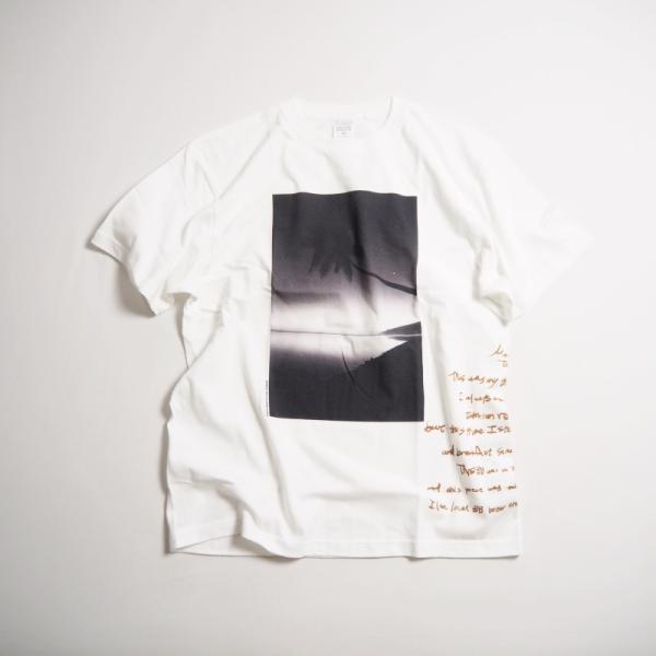 OFF SESSiON / オフセッションのサーフフォトプリントTシャツ「Moorea」。2012年に誕生したサーフ・スケートカルチャー系のタブロイド紙OFF SEASONから派生したクロスオーヴァーレーベルがOFF SESSiON。アメリ...