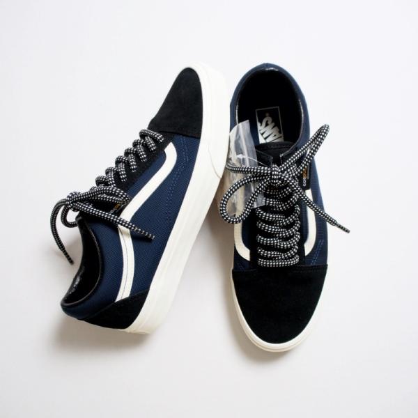 VANS / ヴァンズのコレクションモデルからのリミテッドモデル、コーデュラナイロンをアッパーに使用した「OLD SKOOL CORDURA NYLON」。堅牢な耐摩耗性・軽撥水性を備えたコーデュラナイロンアッパーとスウェード素材のコンビネ...