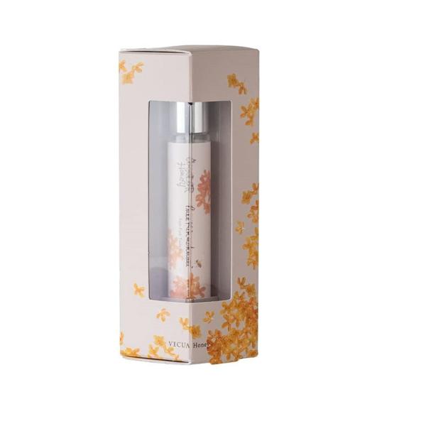 携帯しやすいミニサイズのフレグランスに、季節限定の新しいアロマ「ピュアキンモクセイ」が新登場。咲き始めのみずみずしい金木犀（きんもくせい）にベルガモットの爽やかさを添えて。初恋にも似たやわらかな思い出の香りです