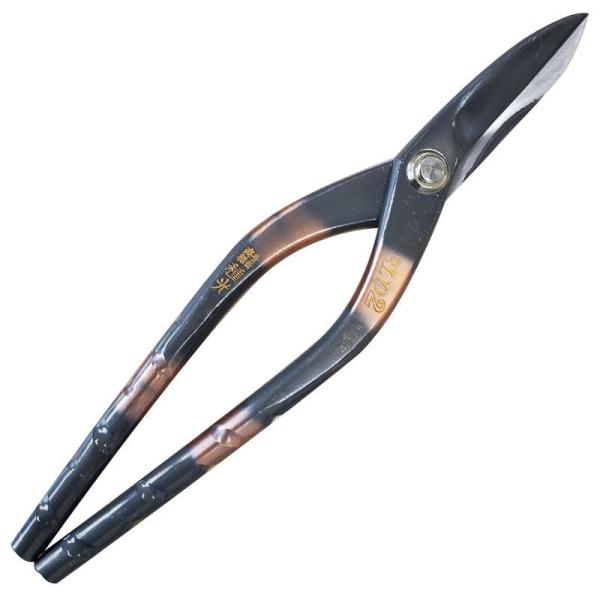 種光は100余年の歴史を有しその伝統と技術は、新しい形で受け継がれています。高性能新ダイス鋼 SLD2※刃鋼には高性能新SLD鋼(SLD-MAGIC鋼)を使用しています。・高性能新SLD鋼(SLD-MAGIC鋼)を使用・ボディにはハードボデ...