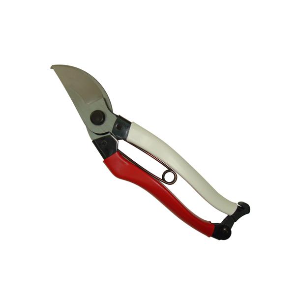 【用途】剪定鋏。【機能・特徴】定番の剪定鋏です。従来品NO.103の握りの部分を10mm長くすることで、刃と柄のバランスが良くなり、「テコの原理」で切れ味が増しています。刃の大きさは、従来品No.103と同じです。ボルト・ナット(部品)は、...