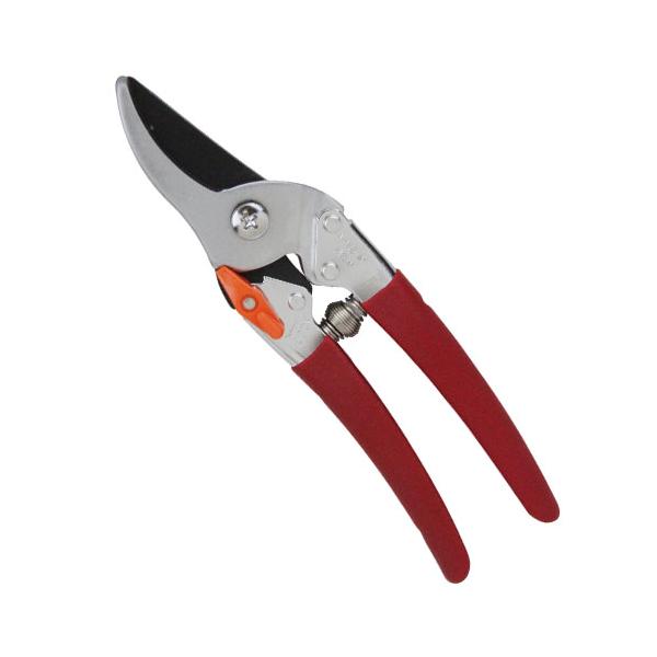 【用途】剪定作業等。【機能・特徴】20mmまでの生木の剪定が可能です。フッ素樹脂加工でヤニやサビに強く、軽い切れ味を持続します。丈夫で確実、携帯・保管に便利なストッパーを装備しています。手に馴染み握りやすく滑りにくいソフトグリップです。【仕...