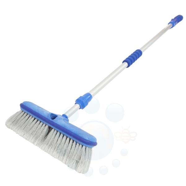 【商品名】ウォッシュブラシ 180cmポール付き 25cm 59072【販売元】ETTORE エトレ【商品特長】◆やわらかいブラシ。◆手元のボタンで水のON、OFFが可能。◆180cmまで伸びるポール。◆濡れた手で作業しても滑りにくい設計で...