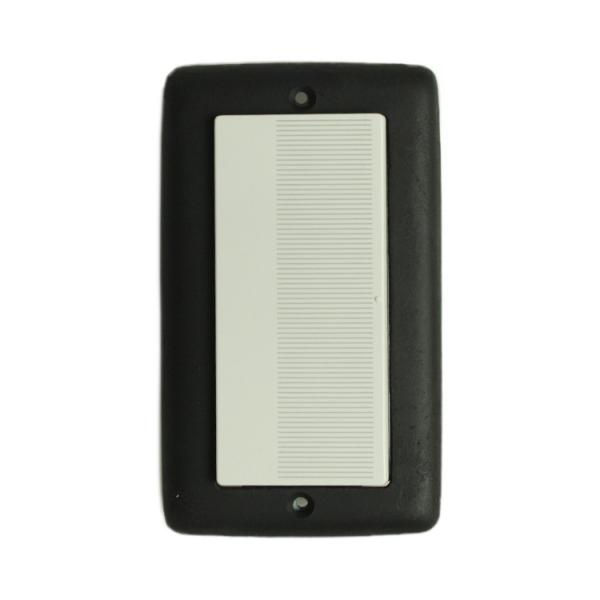 表面のざらつきを残すことで鋳物の良さを生かしたスイッチプレートです。簡単に取り付けができます。■注意事項・ネジ締めの際に電動工具は使用しないでください。割れることがあります。・スイッチ本体から取付する場合はかならず専門業者に施工をご依頼くだ...