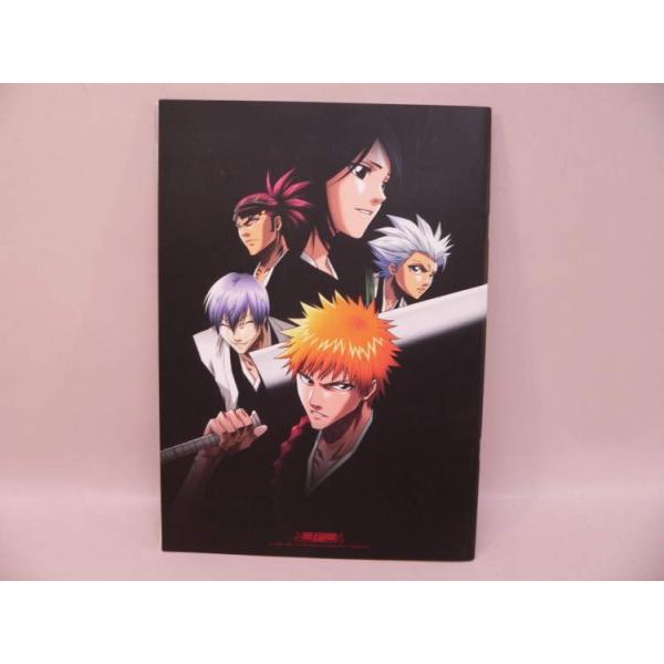 「ROCK MUSICAL BLEACH The Dark of The Bleeding Moon」の舞台パンフレットです。表紙に傷み・曲がり、チラシの挟み込みがあります。中古品＜送料参考データ＞・外寸：約２１０ミリ×２９７ミリ×３ミリ・...